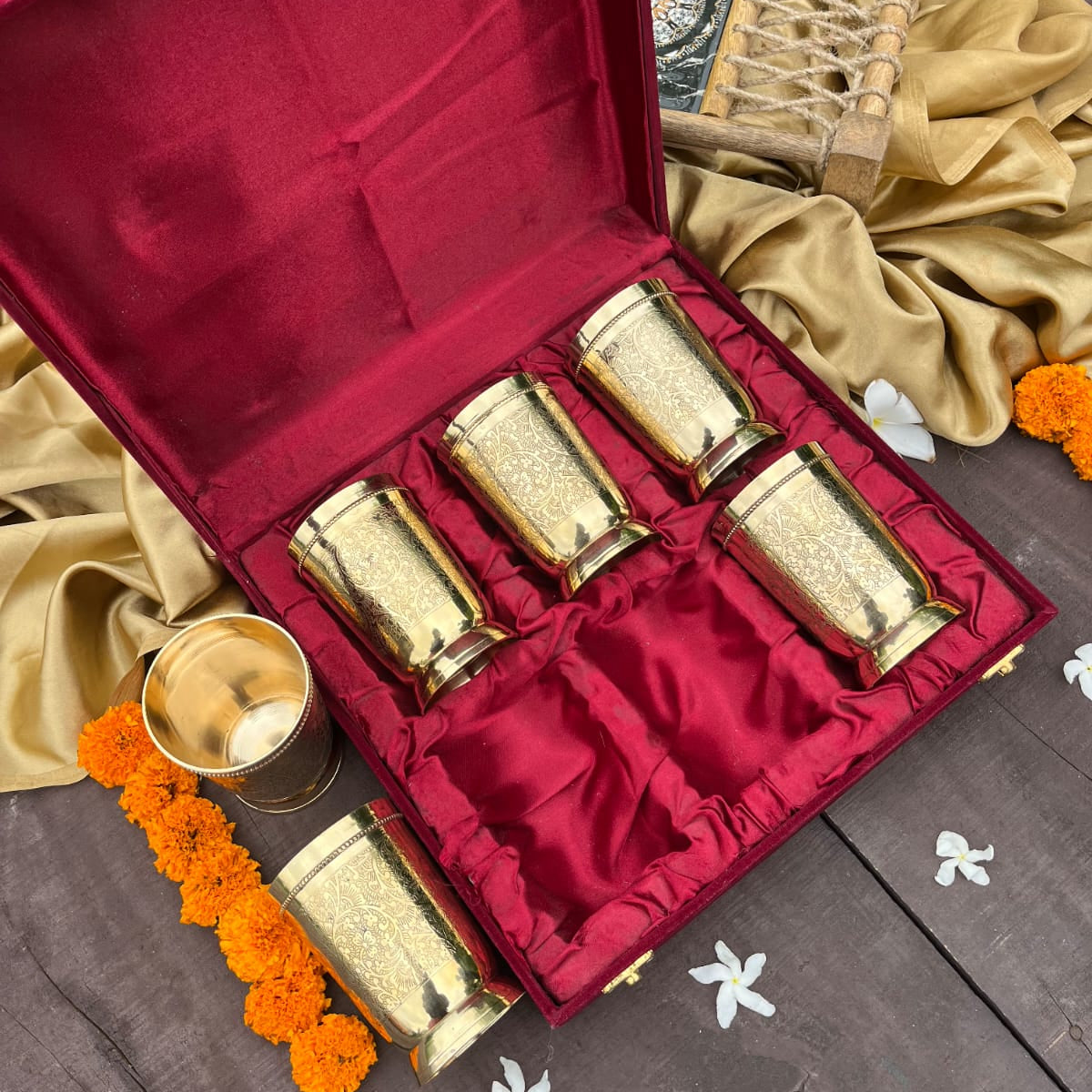 Brass 6 Glasses Set in Velvet Box – Brass Globe